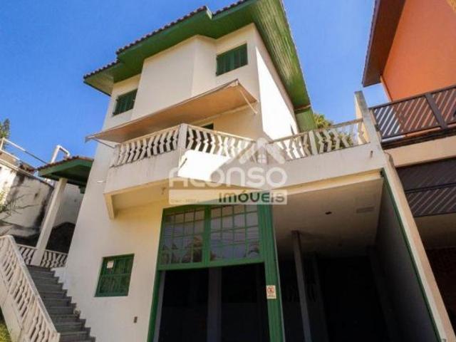 Sobrado de 3 Quartos à Venda em Chácara Pavoeiro, Cotia SP | 328m²