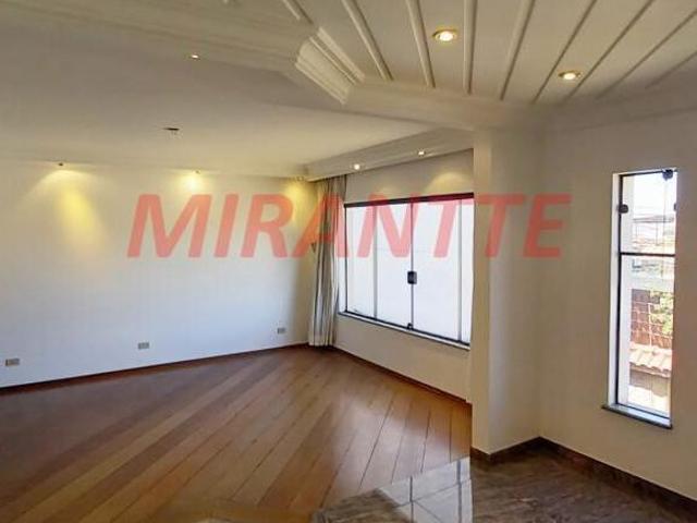 Sobrado de 443m² com 4 quartos