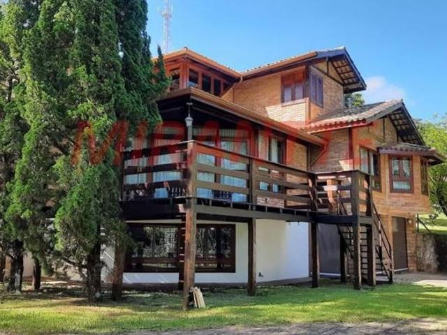 Sobrado de 446m² com 4 quartos