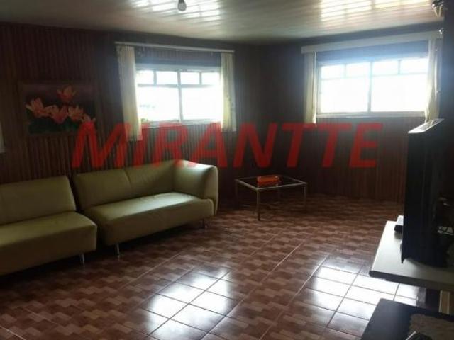 Sobrado de 450m² com 10 quartos