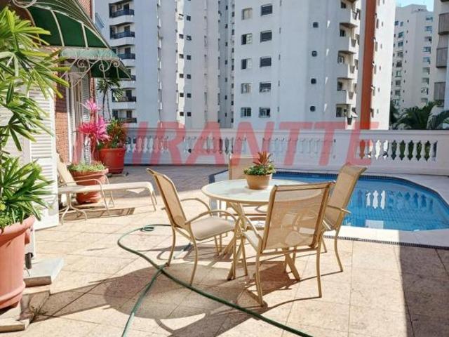 Sobrado de 458m² com 3 quartos