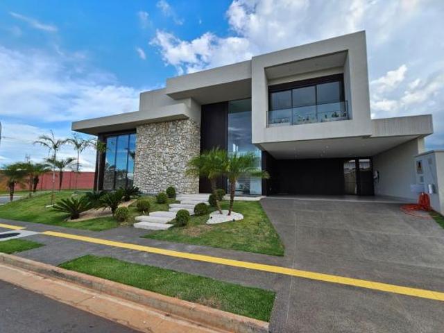 Sobrado de 460 m² com 04 suítes à venda no Jardins França Goiânia/GO