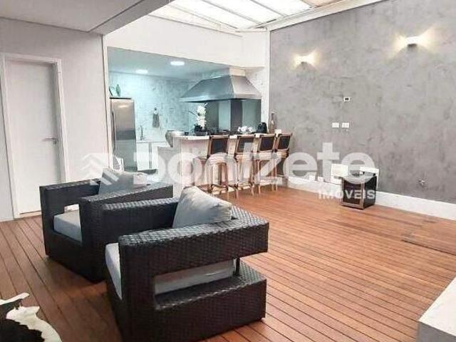 Sobrado de 477 m² no Vila Gilda, Santo André: 3 suítes, 4 vagas e lazer completo