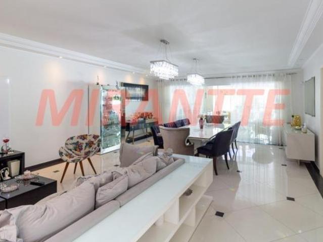 Sobrado de 474m² com 4 quartos