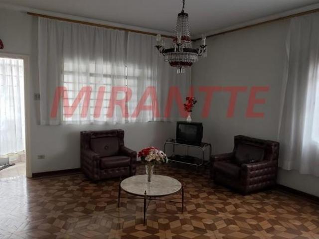 Sobrado de 485m² com 8 quartos