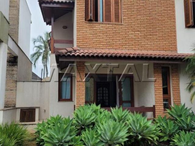 Sobrado de 400m², 4 suítes, 7 banheiros, 4 vagas no condomínio Chácara Francesa no Tucuruvi
