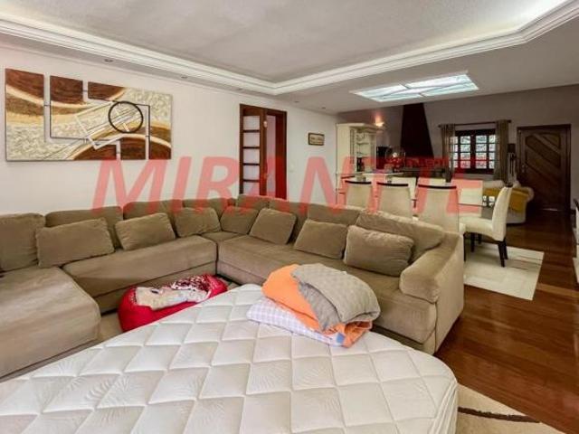Sobrado de 400m² com 3 quartos