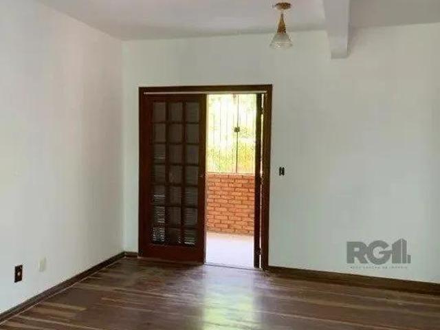 Sobrado de 400m² com 4 andares no bairro Nonoai com 4 dormitórios, 2 salas ampla