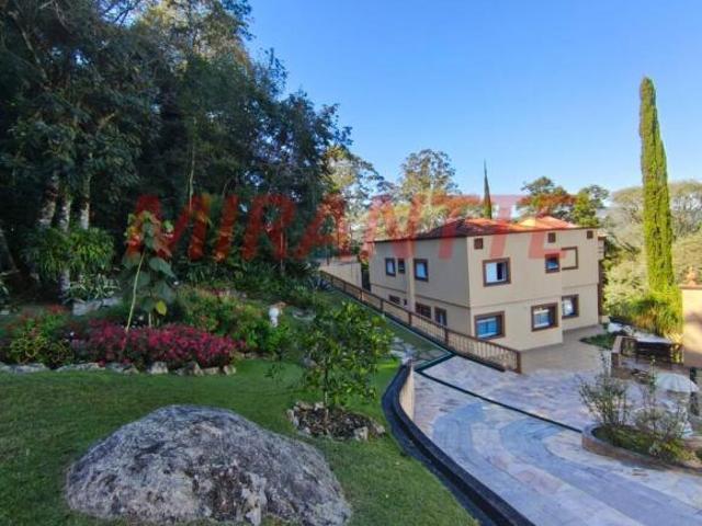 Sobrado de 400m² com 4 quartos