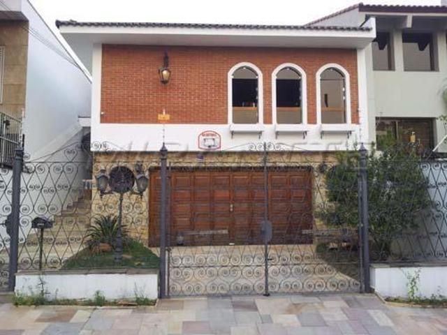 Sobrado de 400m² com 4 quartos
