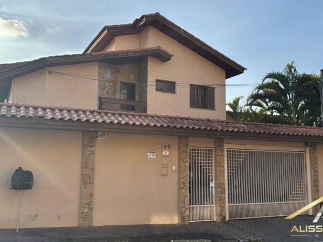 Sobrado de 412m² | 4 Quartos| 1 Suíte Master| Piscina na City Bussocaba