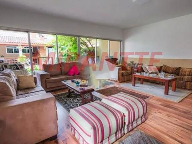 Sobrado de 422m² com 4 quartos