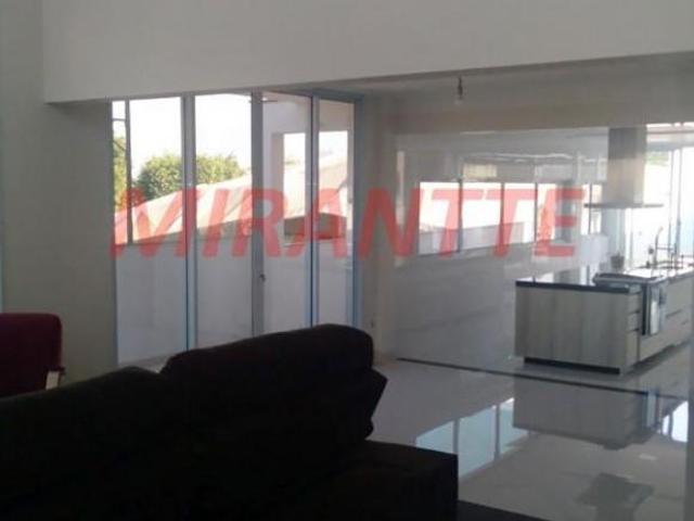 Sobrado de 4.11m² com 3 quartos