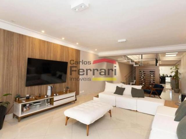 Sobrado de 4 suítes, piscina, no Tremembé