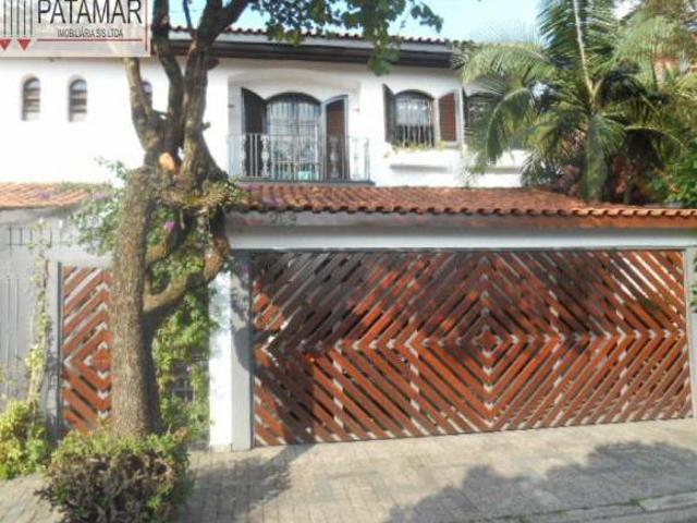 Sobrado de 4 Quartos com 2 Suítes e 3 Salas no Jardim Peri Peri