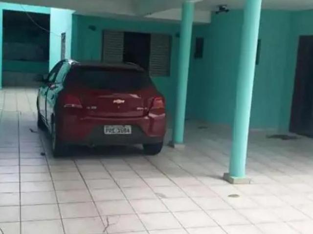 Sobrado de 4 Quartos no Setor Leste Universitário Goiânia/GO