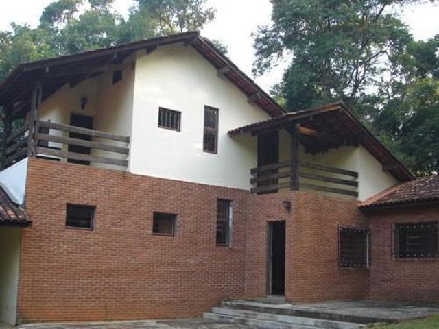 Sobrado de 550m² com 4 quartos