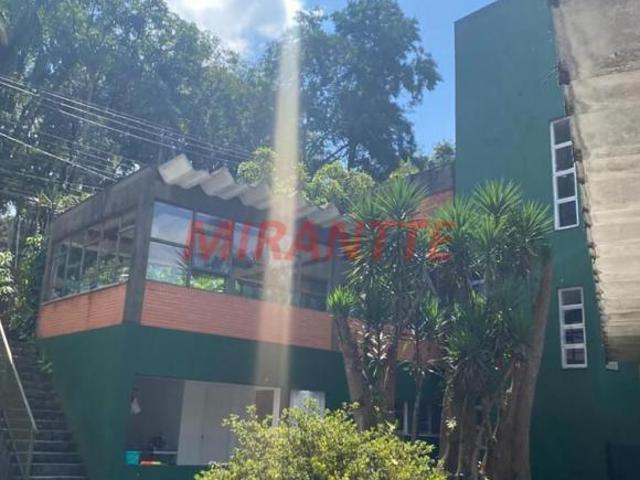 Sobrado de 572m² com 5 quartos