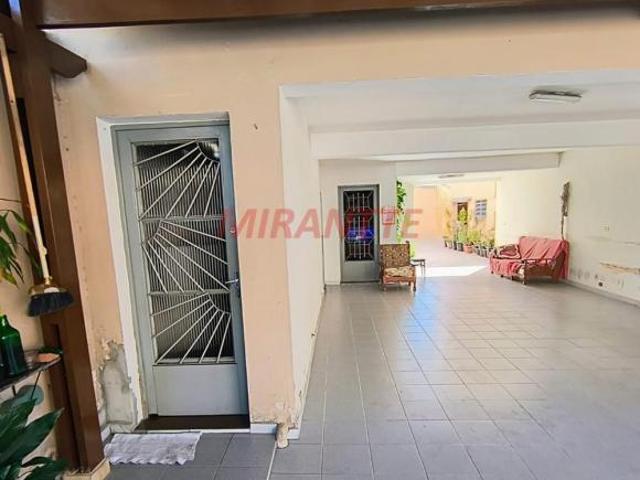Sobrado de 581m² com 5 quartos