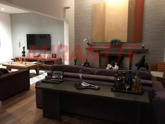 Sobrado de 587m² com 5 quartos