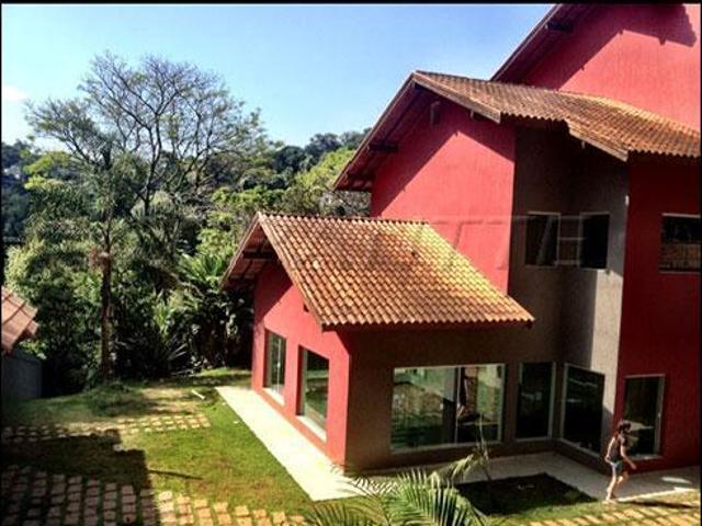Sobrado de 500m² com 4 quartos