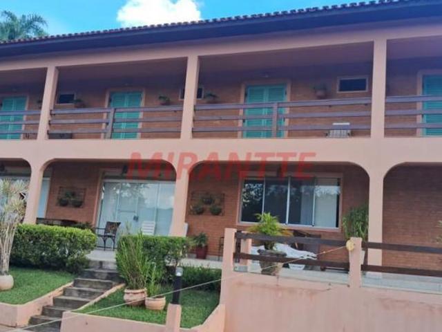 Sobrado de 512m² com 5 quartos