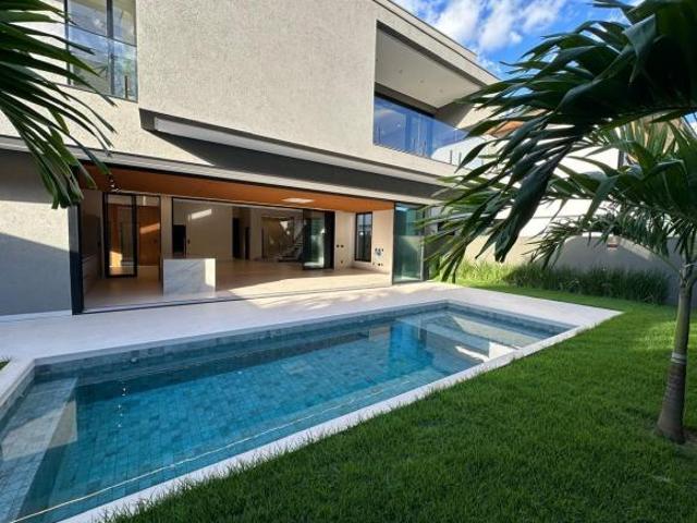 Sobrado de 518m², com 06 suítes à venda no Plateau D’or Privilege Goiânia GO