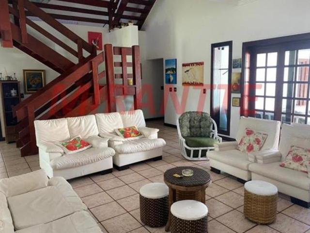 Sobrado de 525m² com 3 quartos
