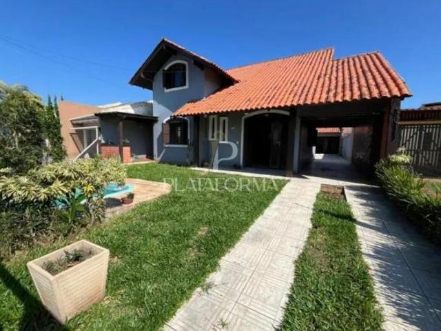 Sobrado de 5 Dormitórios 2 Suítes com Piscina a 400m do Mar – Zona Nova em Tramandaí