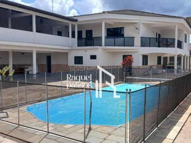 Sobrado de 5 Quartos em Arniqueiras com Área de Lazer