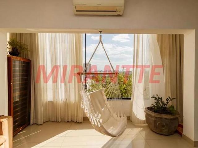 Sobrado de 650m² com 5 quartos