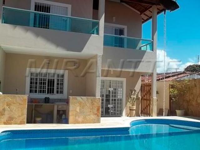 Sobrado de 650m² com 5 quartos