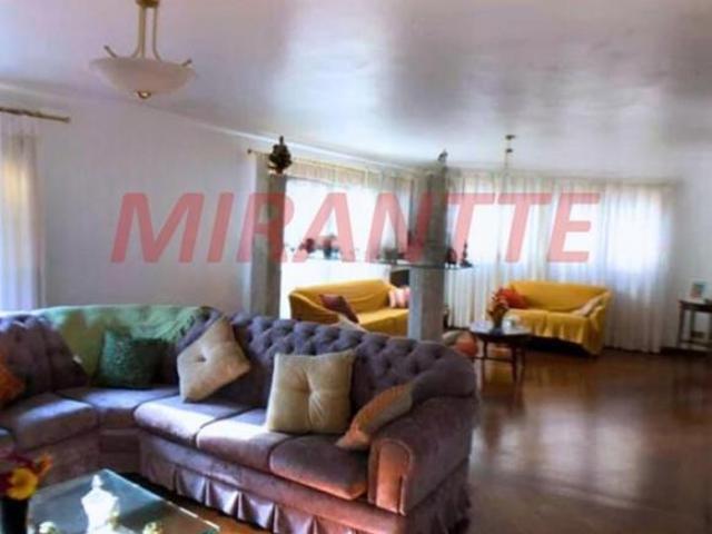 Sobrado de 616m² com 6 quartos