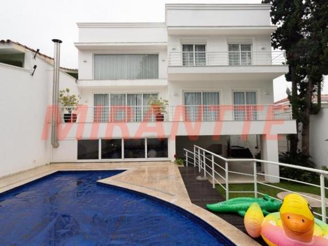 Sobrado de 632m² com 4 quartos