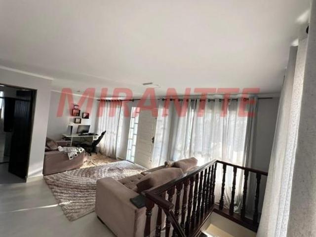 Sobrado de 750m² com 3 quartos