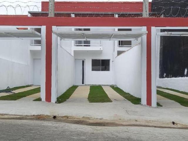Sobrado de 77m² / 2 dorms / 2 banheiros / 2 vagas / excelente localização
