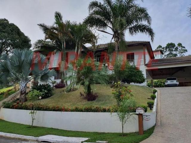 Sobrado de 704m² com 5 quartos