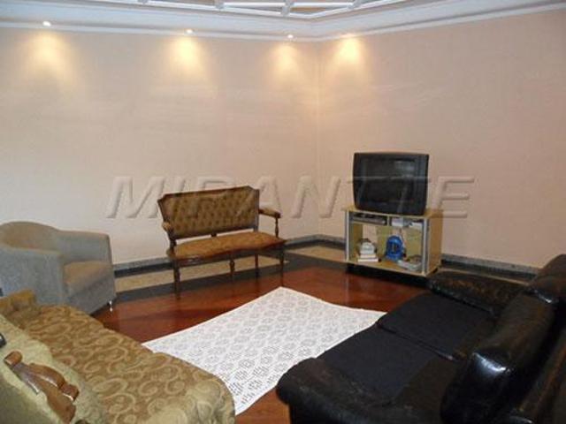 Sobrado de 720m² com 4 quartos