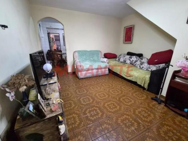 Sobrado de 72m² com 3 quartos