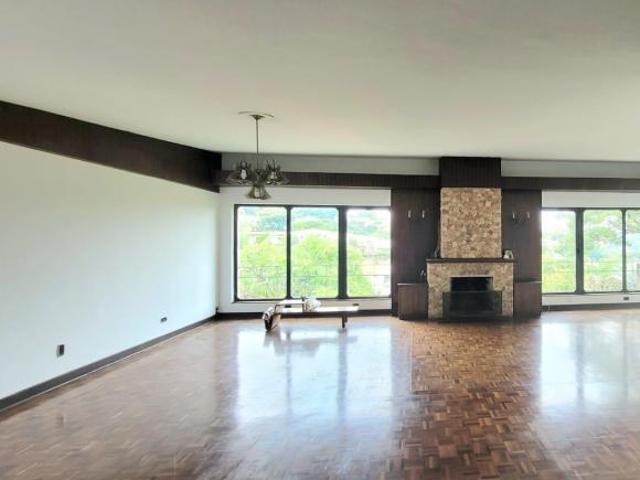 Sobrado de 7 dormitórios sendo 2 Suítes, Vista Pacaembu, Localizado no Sumaré, Ideal para Famílias