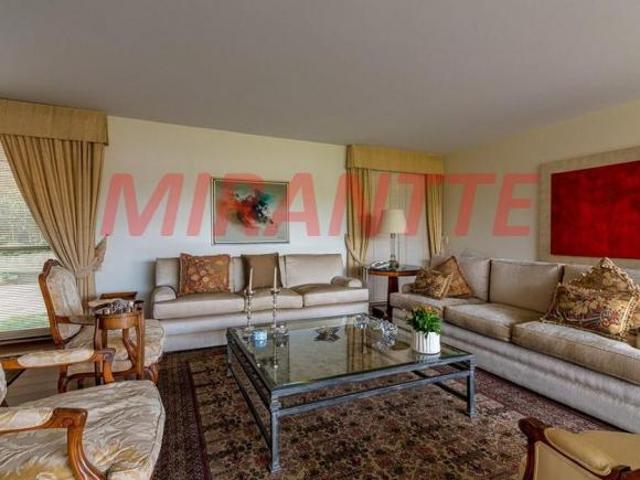 Sobrado de 885m² com 4 quartos