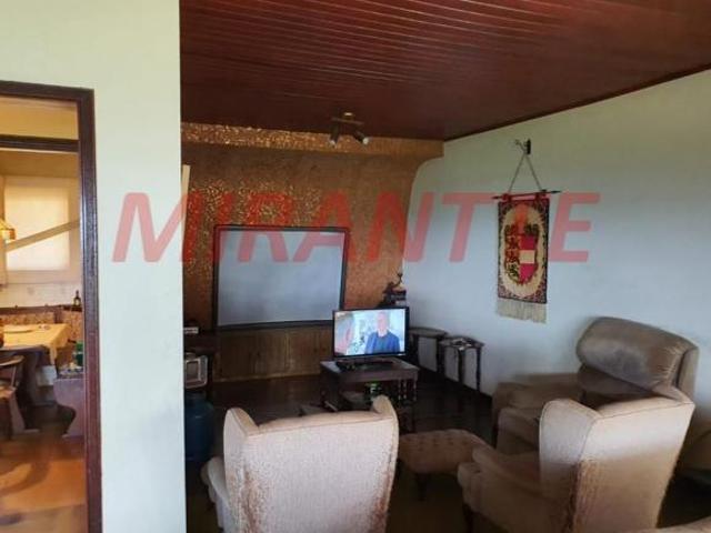Sobrado de 886m² com 6 quartos