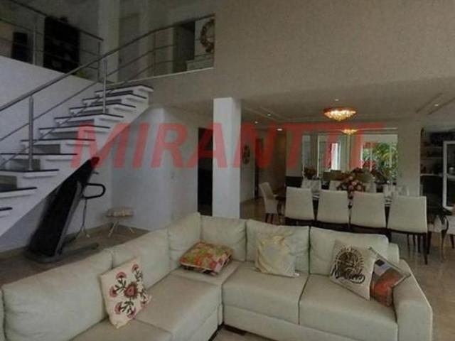 Sobrado de 800m² com 12 quartos