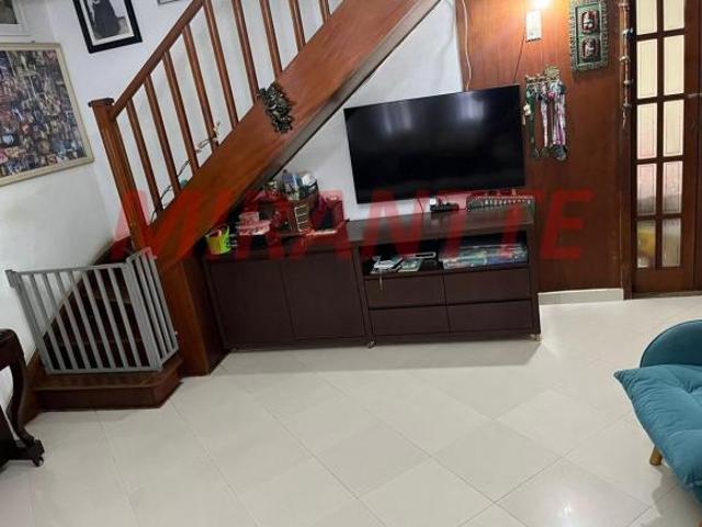Sobrado de 80m² com 2 quartos