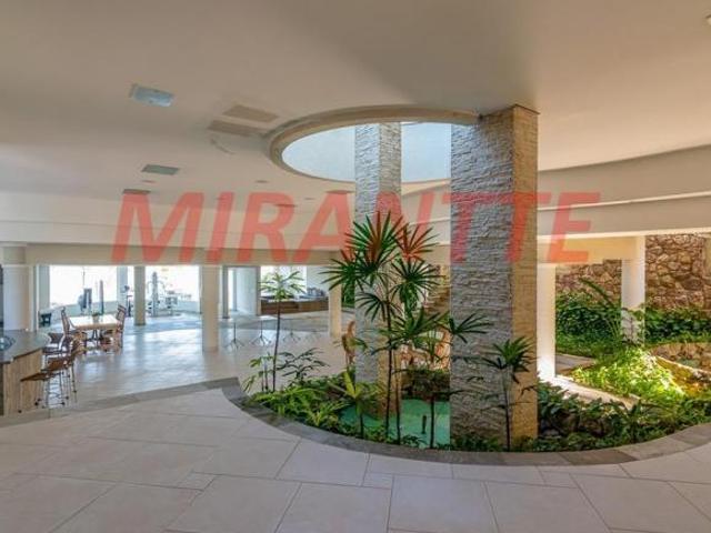 Sobrado de 818m² com 10 quartos