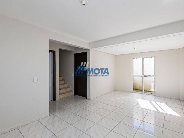 Sobrado de 91 m² na Randolfo Serzedelo Fanny Curitiba PR, aluguel por R$ 2.500/mês