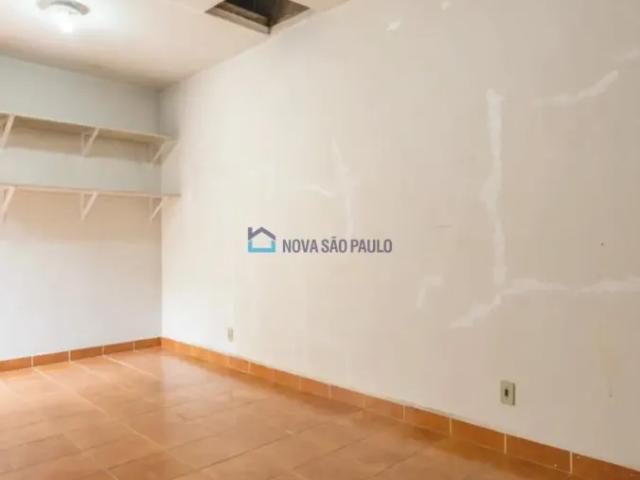Sobrado disponível para locação 04 dormitórios, 03 banheiros e 03 vagas
