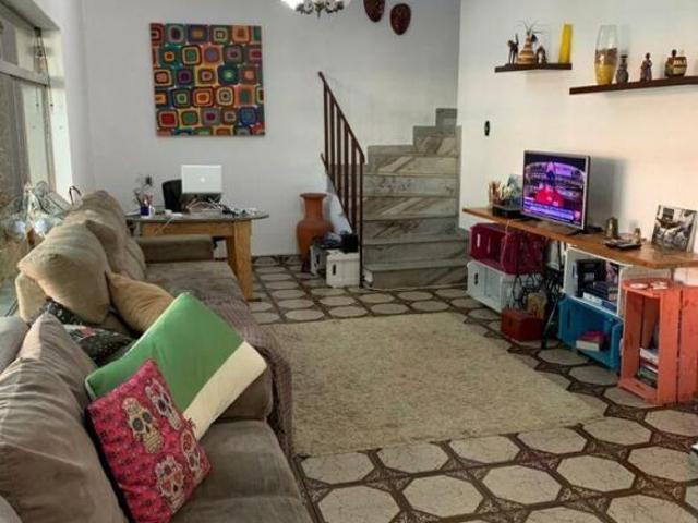 Sobrado disponível na água rasa para venda