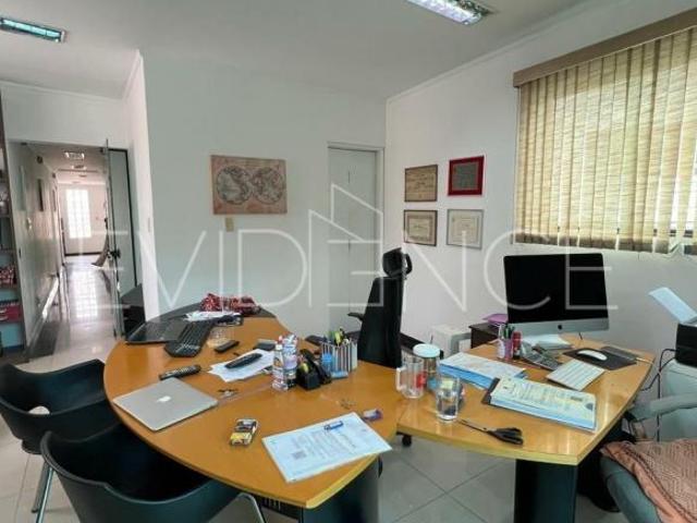 SOBRADO DISPONÍVEL PARA VENDA E LOCAÇÃO COM 220 M²