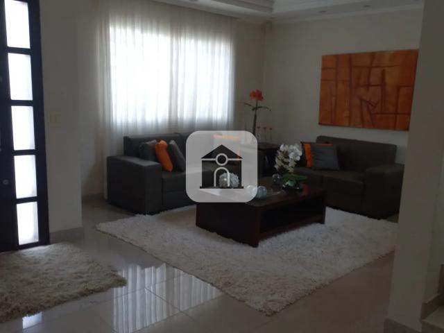 Sobrado disponível para locação ou venda no bairro Santa Mônica
